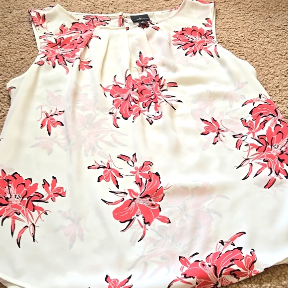 Worthington | Tops | Worthington Pink Flower Tank A1 | Poshmark